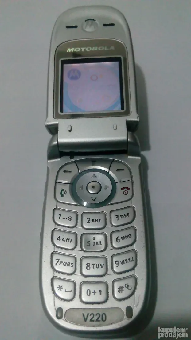 Motorola V220 sim-free , SrPsKi meni , redak model - KupujemProdajem