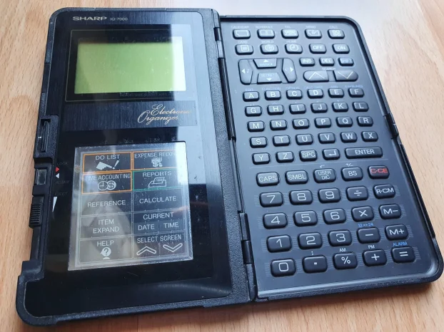 Electronic Organizer SHARP IQ - 7000 - KupujemProdajem