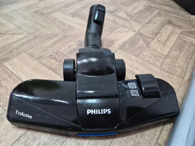 PHILIPS TriActive velika cetka papuca+teleskop kao NOVO - KupujemProdajem