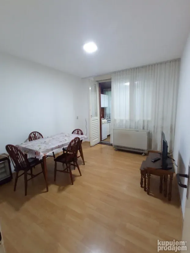 Izdajem stan 52 kvadrata Beograd-kotez centar - KupujemProdajem