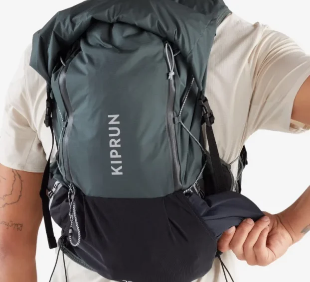 Ranac za trail trčanje KIPRUN 900 20+5L Kaki - KupujemProdajem