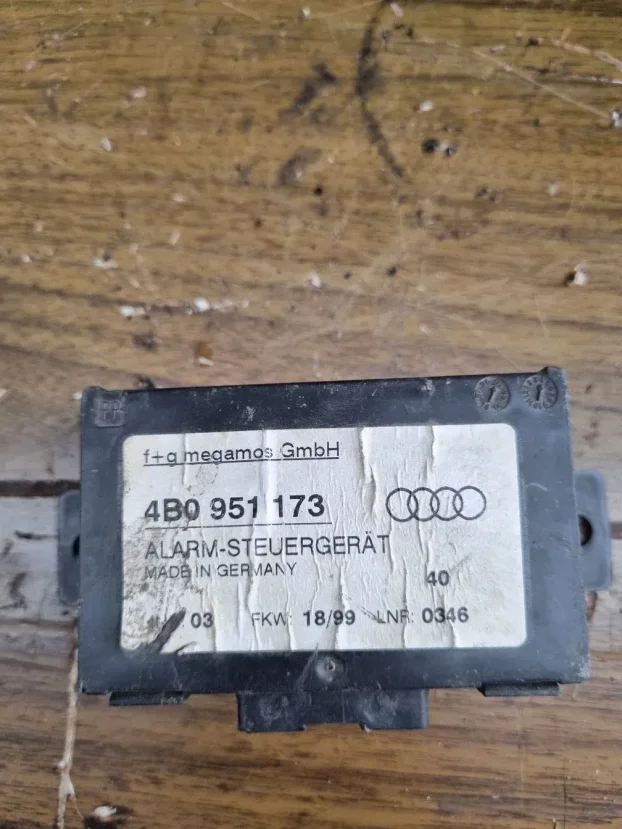 Audi A6 C5 , Audi A8 Alarm Modul - KupujemProdajem