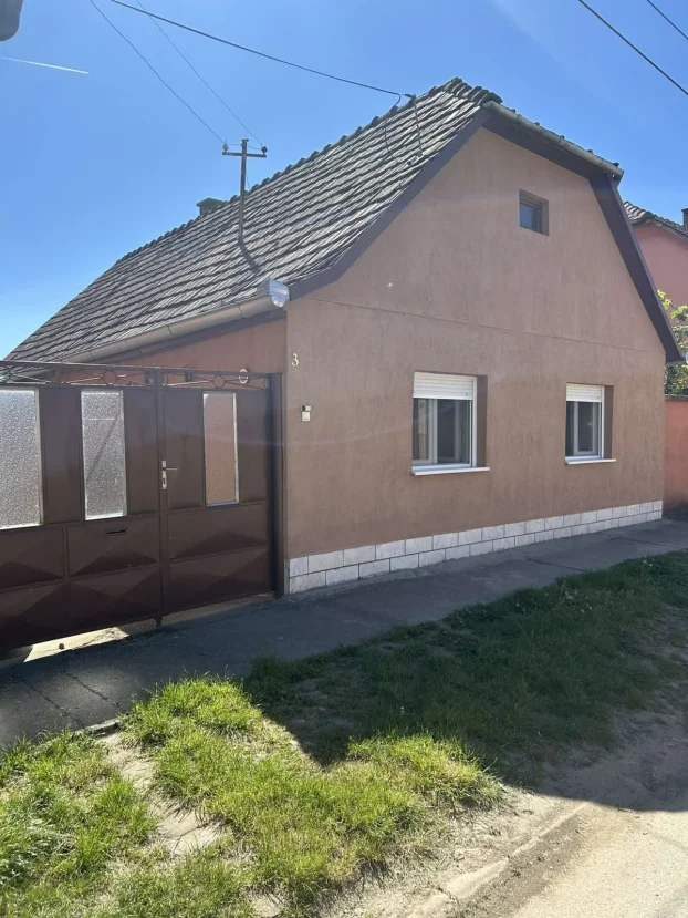Picoder, Bečej, Širi centar, 3.0 trosobna, 86 m² - KupujemProdajem