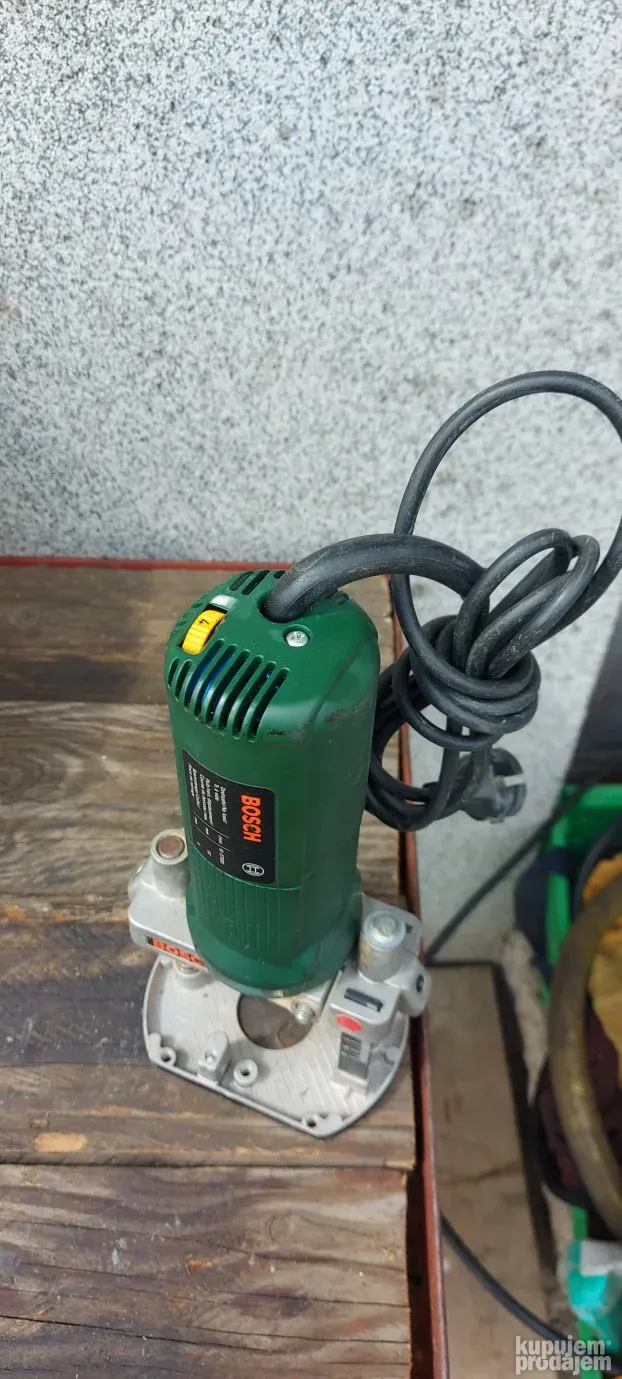 Frezer za drvo bosh - KupujemProdajem