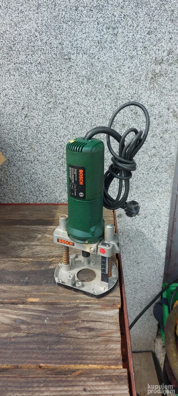 Frezer za drvo bosh - KupujemProdajem