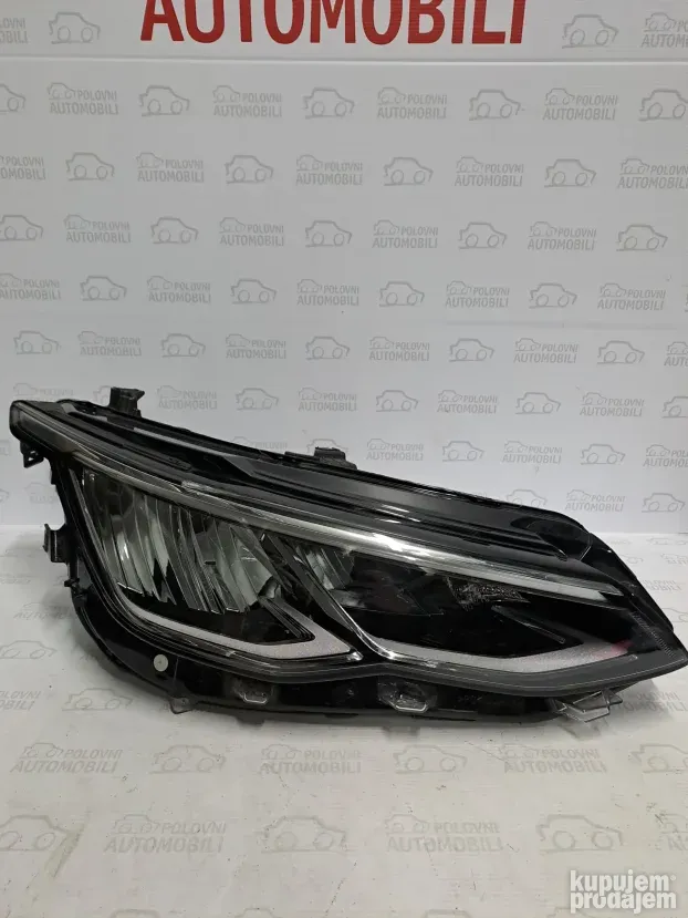 VW Golf 8 desni far 5H1 941 030 - KupujemProdajem