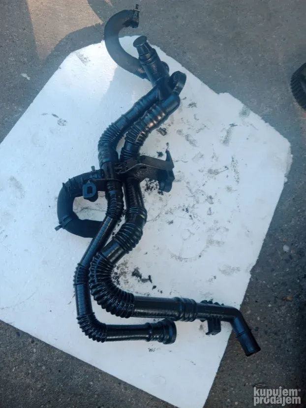 Citroen c4 Picasso plastična creva 1.6 HDI - KupujemProdajem