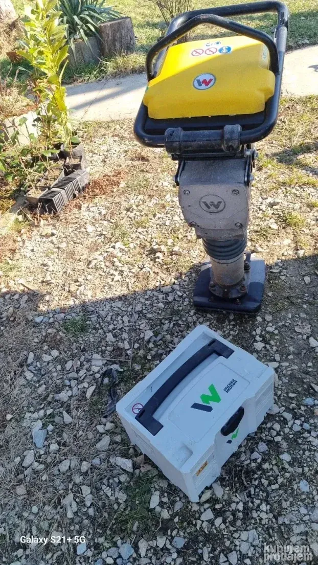 Wacker vibro ploca APU3050e i skakavac AS60E na baterije - KupujemProdajem