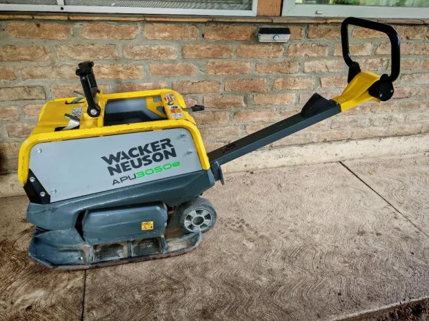 Wacker vibro ploca APU3050e i skakavac AS60E na baterije - KupujemProdajem