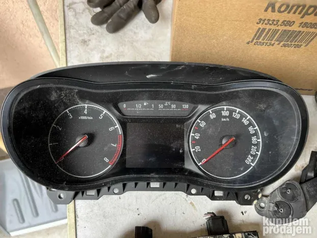 Opel Corsa E Km Sat Tabla - KupujemProdajem