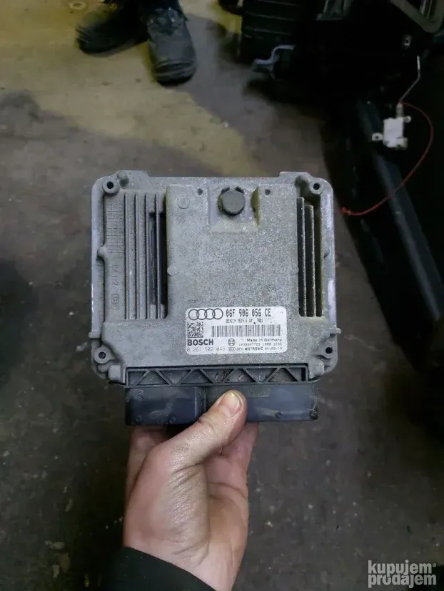Motorni računar audi a3 8P 2.0fsi BLX - KupujemProdajem