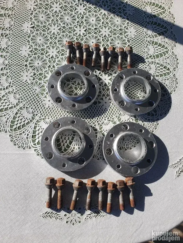 Distanceri 4x108 16mm i duži šrafovi - KupujemProdajem