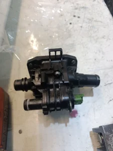 kuciste termostata termostat 307 1.6 hdi 66kw - KupujemProdajem