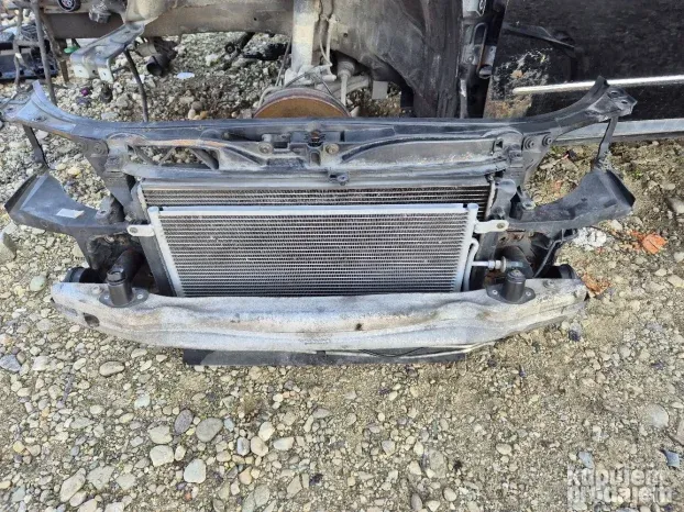 Kompletna prsa Audi a4 b7 - KupujemProdajem