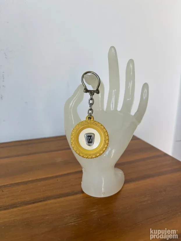 ZASTAVA stari privezak RETKO - KupujemProdajem