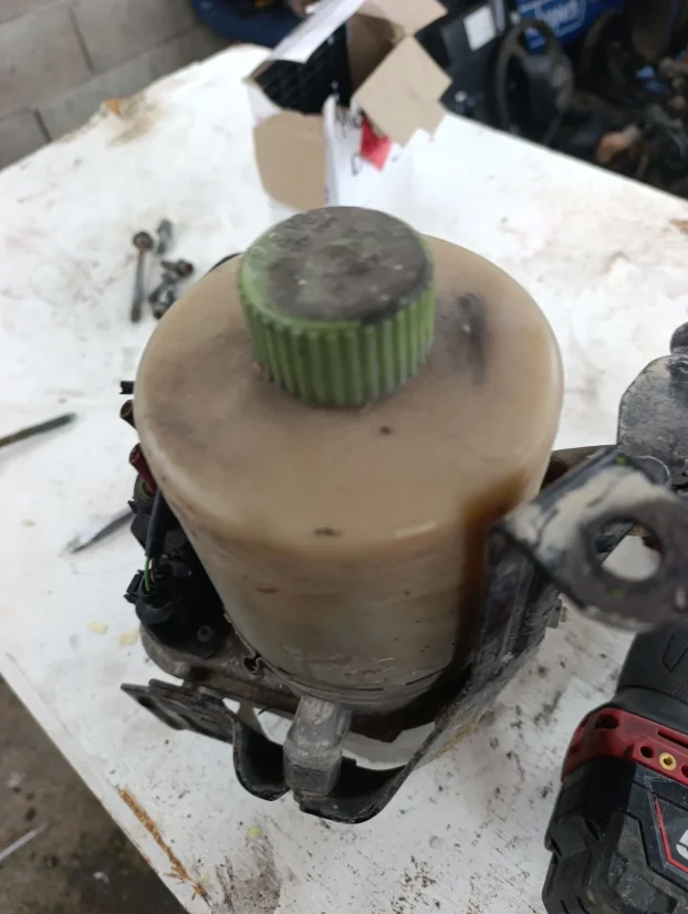 Servo pumpa trw - KupujemProdajem