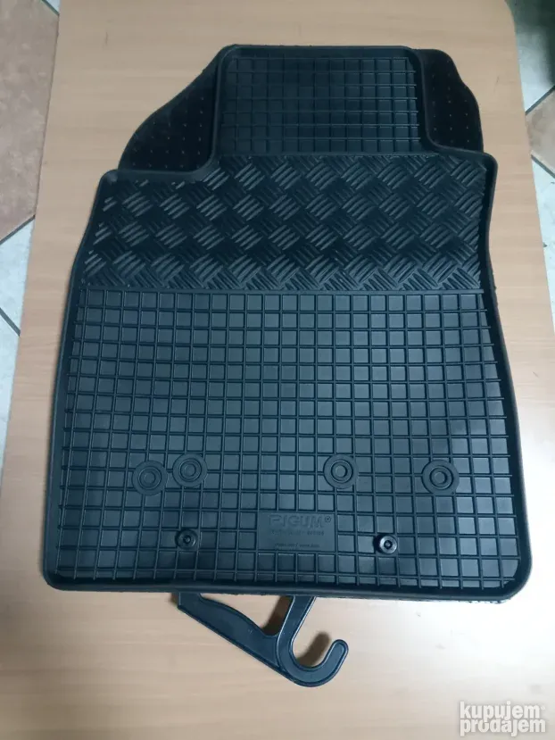 Gumene patosnice Renault Clio 4 Rigum patosnice Clio 4 - KupujemProdajem