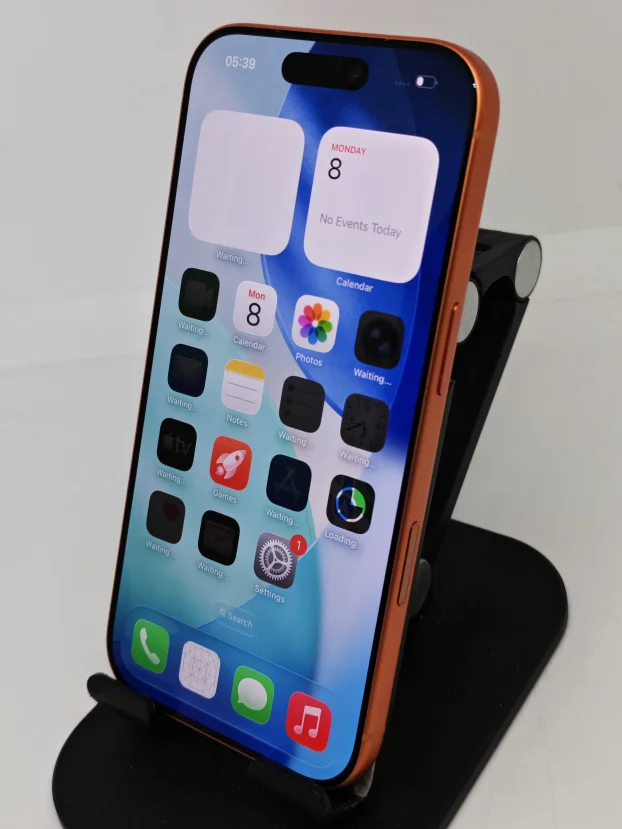iPhone 17 Pro 256GB EU Cosmic Orange SUPER Stanje BAT 99% - KupujemProdajem