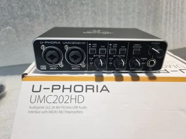 Zvucna kartica Behringer UMC202HD USB audio interface - KupujemProdajem