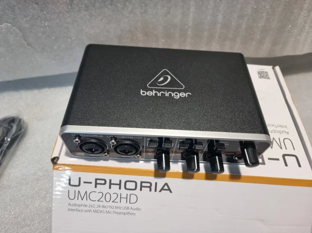 Zvucna kartica Behringer UMC202HD USB audio interface - KupujemProdajem