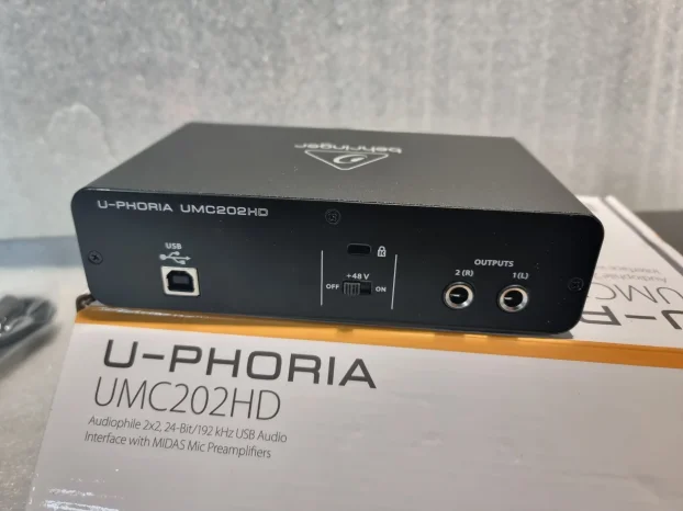 Zvucna kartica Behringer UMC202HD USB audio interface - KupujemProdajem