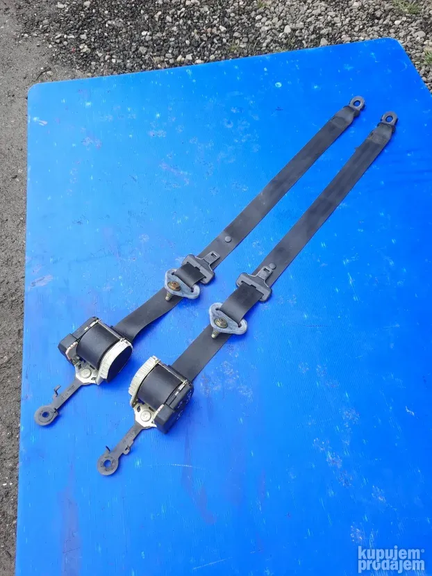 renault reno clio 2 pojas prednji crni za auto sa 5 vrata - KupujemProdajem