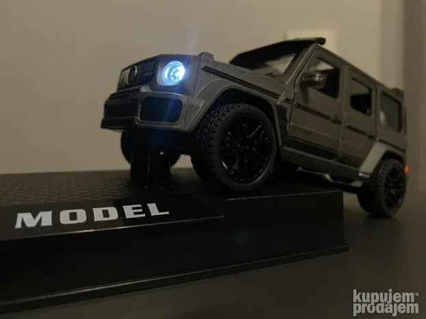 Mercedes G klasa Brabus metalna igracka metalni auto u razme ...