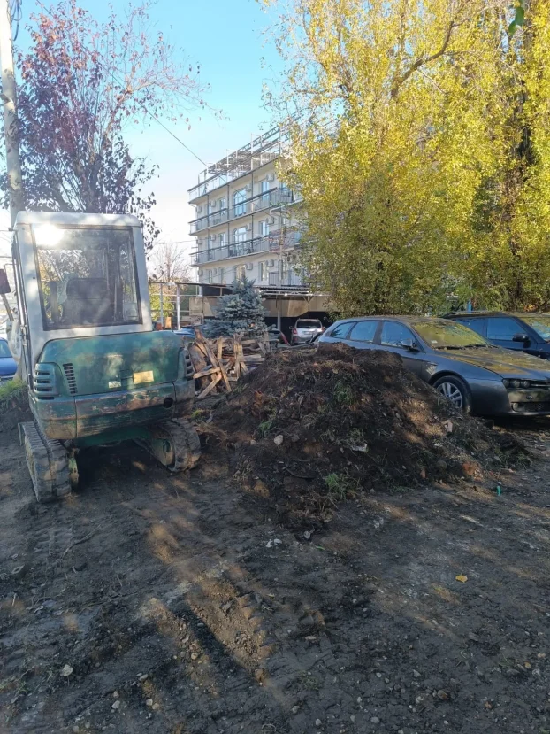 MINI BAGER 3t iskop temelja, kanala, rušenja - KupujemProdajem