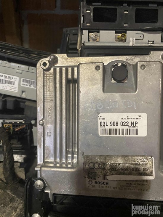 motorni racunar ECU kompjuter audi vw 03l906022np - KupujemProdajem
