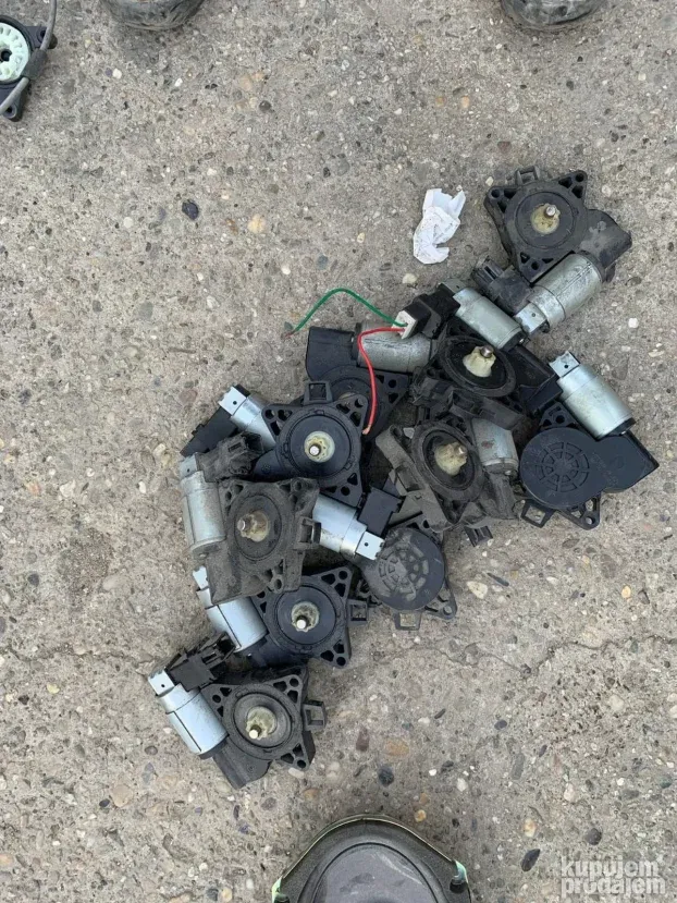 Mazda 3.6. Cx7 Motorici podizaci stakala - KupujemProdajem