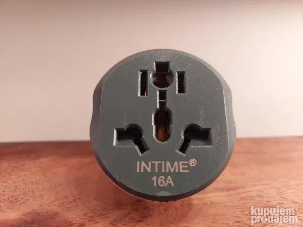 NOVO! Uticnica Adapter za struju na sve standarde utikac - KupujemProdajem