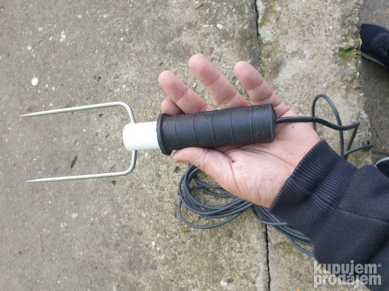 Omamljivac za svinje i goveda na struju noz dick satara - KupujemProdajem