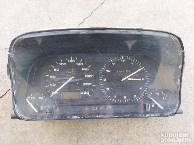 Instrument tabla VW Golf 3 Cabrio Vento kilometar km sat - KupujemProdajem