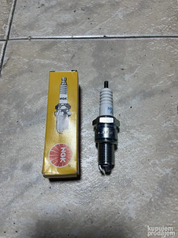 Svecice AUDI 80 B3 100 C3 VW Golf 2 Passat B2 NGK BUR5ET10 ...