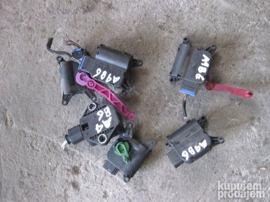 Audi A4 B6 motorici klapni od ventilacije polovni ispravni ...