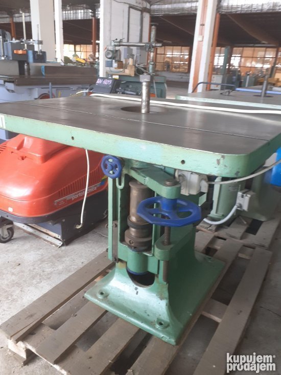 Frezer za drvo 411 - KupujemProdajem