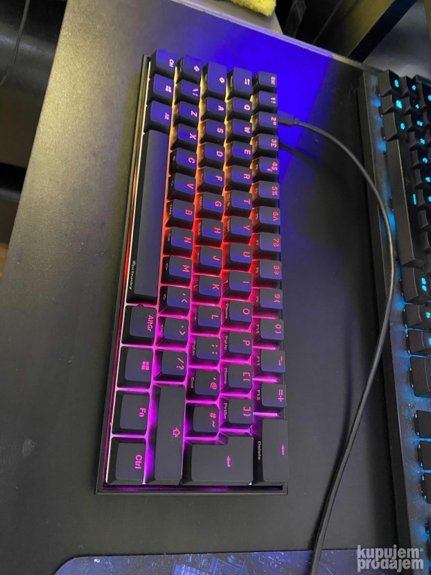 Ducky Mecha Mini mehanicka tastatura + custom coiled cable ...