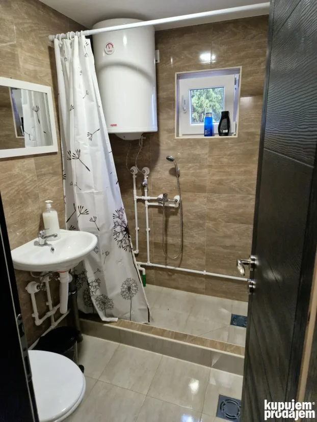 Obrenovac, 300 m² - KupujemProdajem