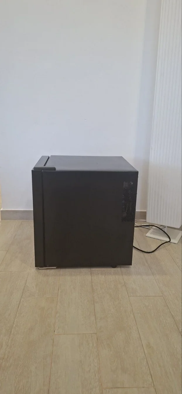 Fust Novamatic Vinocave 10, mini frižideru za vino rashladna ...