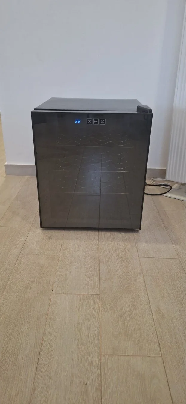 Fust Novamatic Vinocave 10, mini frižideru za vino rashladna ...