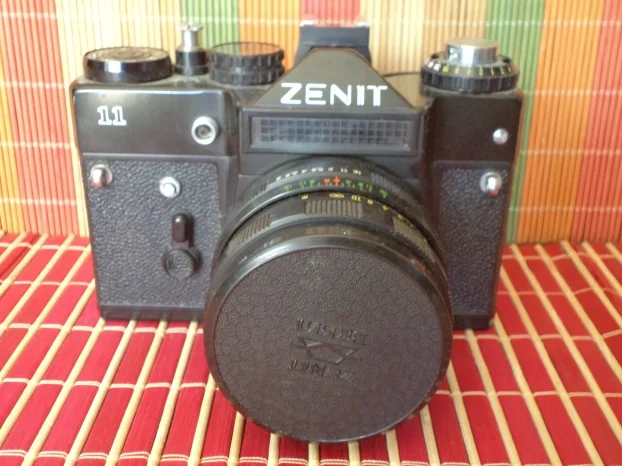 ZENIT 11 crni HELIOS-44M 2/58mm navoj M42mm - KupujemProdajem