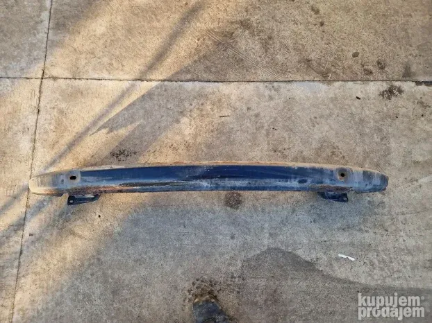 Sina zadnjeg branika vw golf 4 - KupujemProdajem