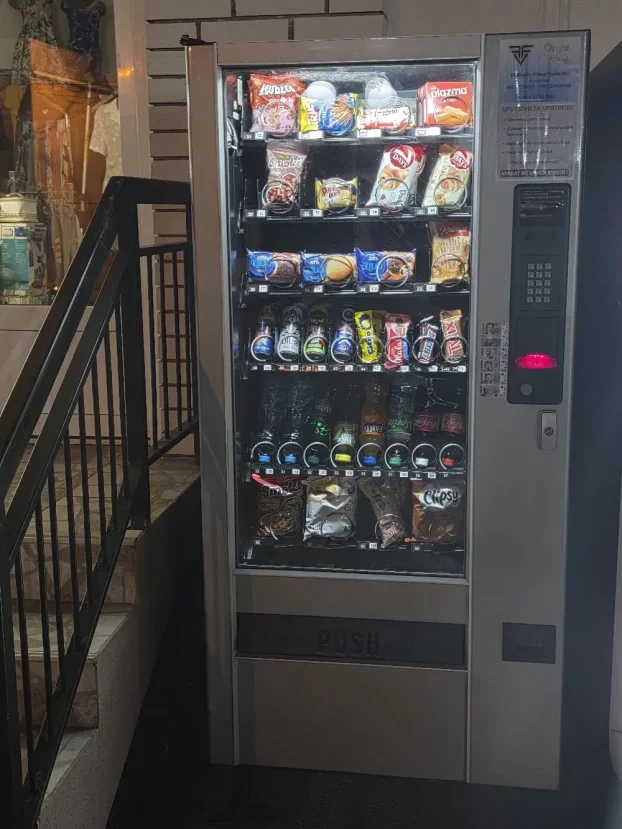 Vending aparat za pice i gricke, snack - KupujemProdajem