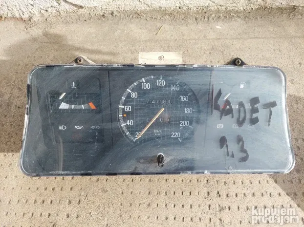 Instrument tabla Opel Kadett Ascona kilometar km sat - KupujemProdajem