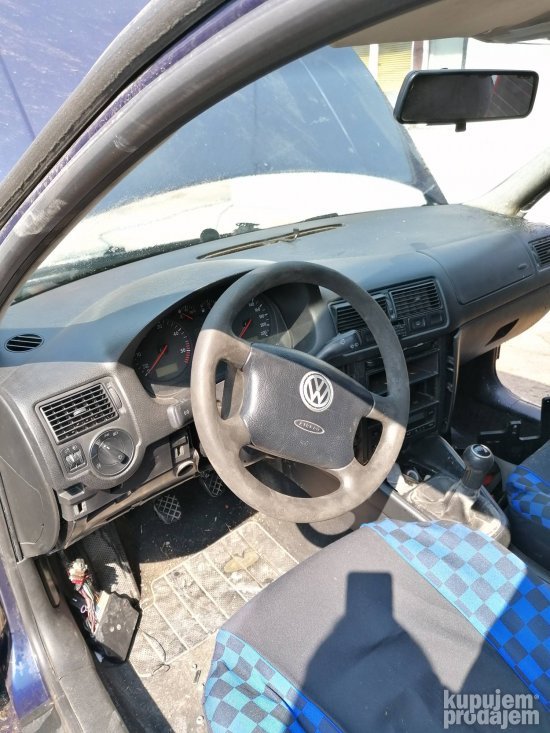 Golf 4 enterijer instrument tabla volan kaseta km sat - KupujemProdajem