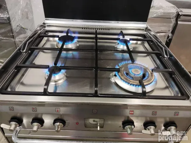 Sporet na plin sa turbo rernom marke SMEG i turbo gorionikom ...