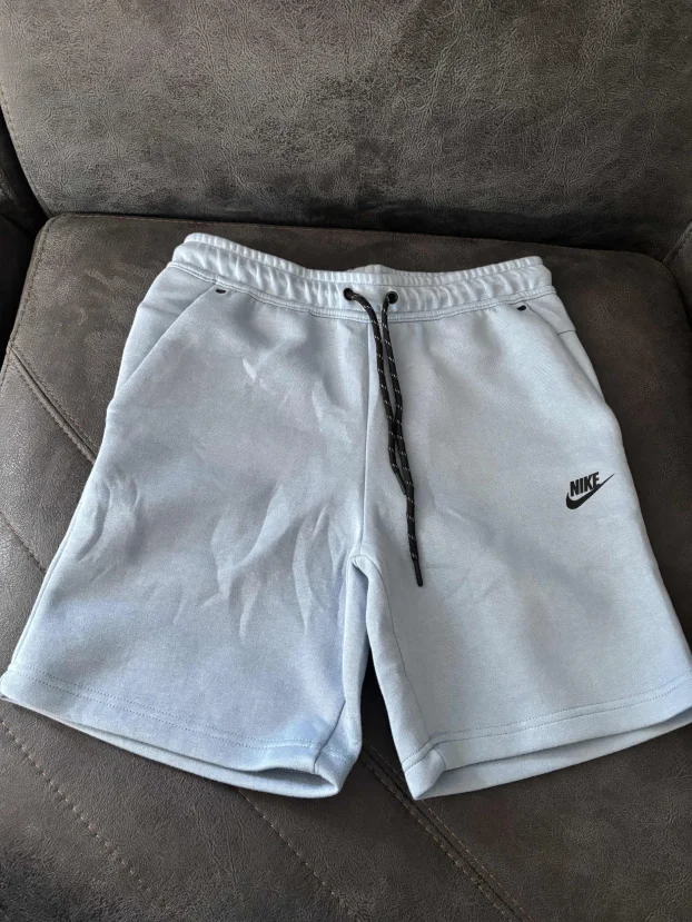 Nike Tech Fleece Šorcevi sivi, bež, plavi, crni i crvena - KupujemProdajem