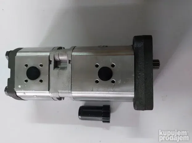 Pumpa hidraulike Massey 3600 - KupujemProdajem