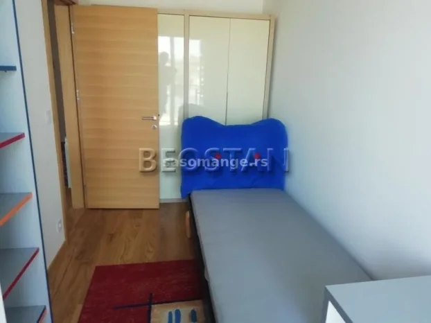 Dvosoban stan za izdavanje - Sumadijska, Zemunske kapije, Zemun ...